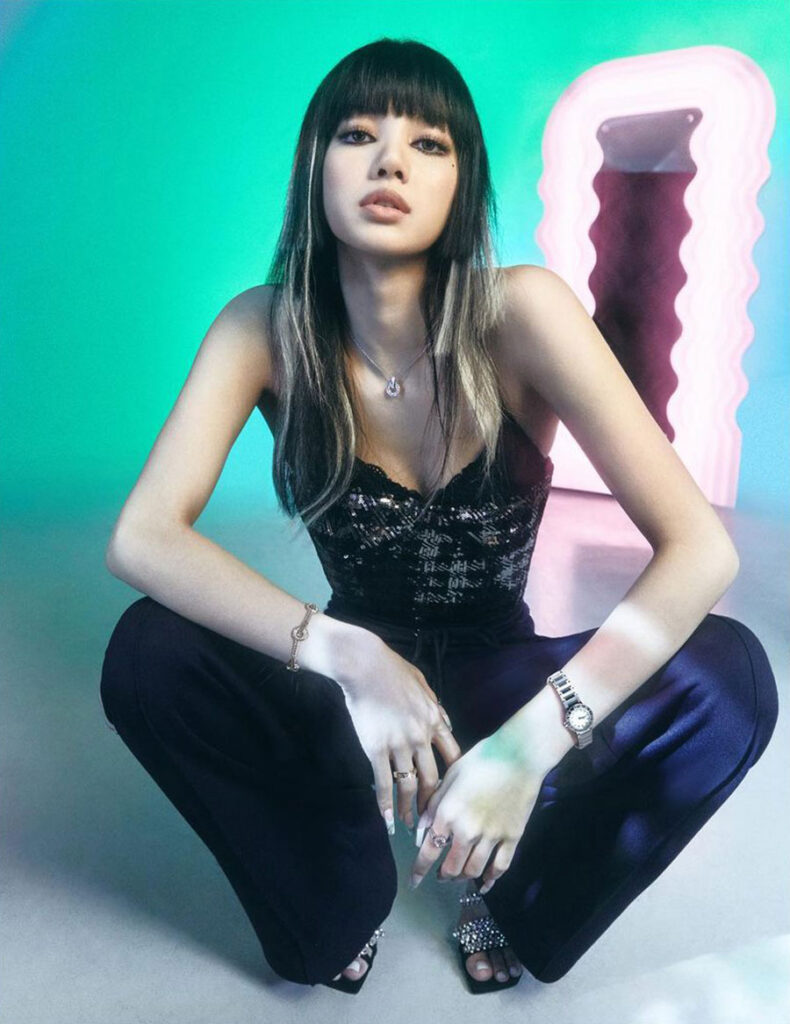 LISA for W Korea August 2021 – BLACKPINK CAFÉ