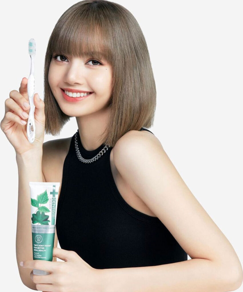 LISA x DENTISTE’ “Confident Smile” – BLACKPINK CAFÉ