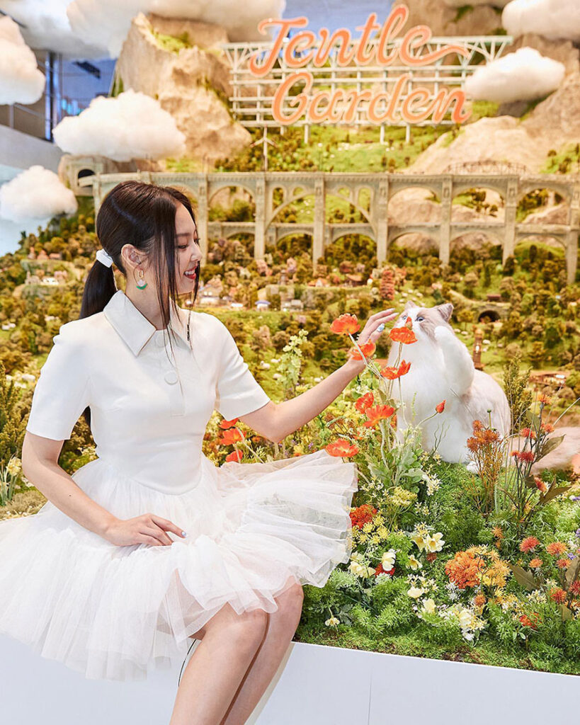 JENNIE at the JENTLE GARDEN Pop-Up Store in Seoul – BLACKPINK CAFÉ