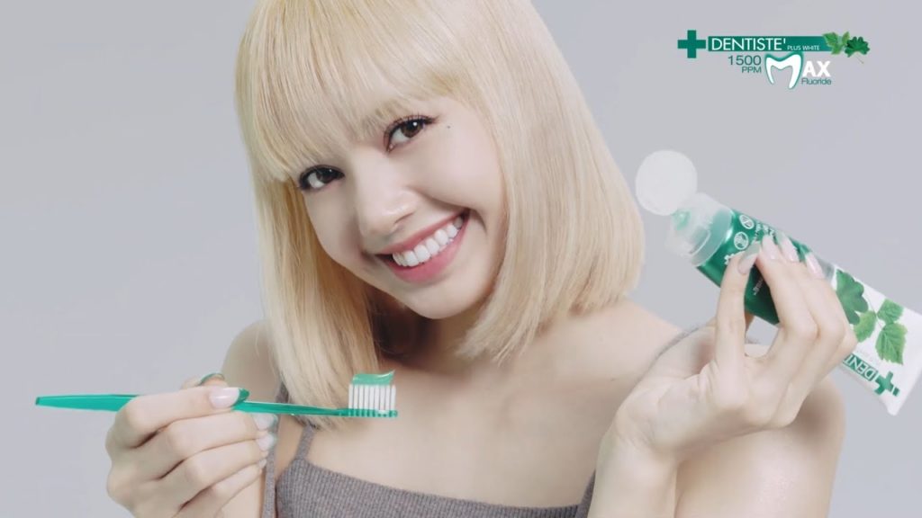 LISA x DENTISTE’ “Max Success” – BLACKPINK CAFÉ