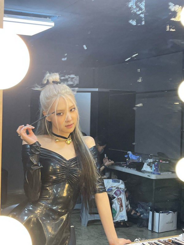 ROSÉ on Weibo – BLACKPINK CAFÉ