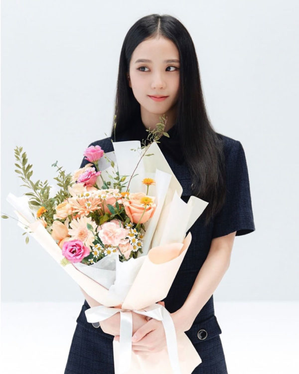 JISOO Wins “Outstanding Korean Actress” at the 2022 Seoul International ...