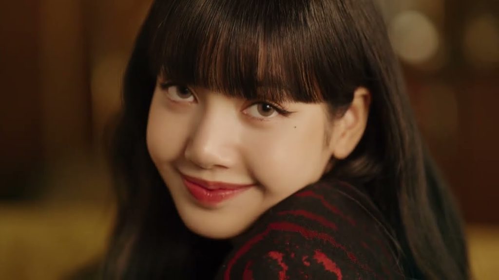 LISA x TrueID “What’s Your True ID” – BLACKPINK CAFÉ