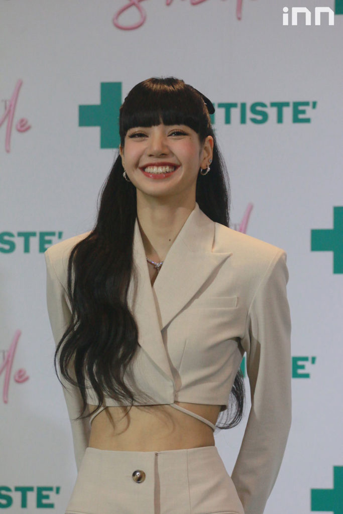 LISA at the “DENTISTE’ Presents Confident Smile With LISA” Fan Meeting ...