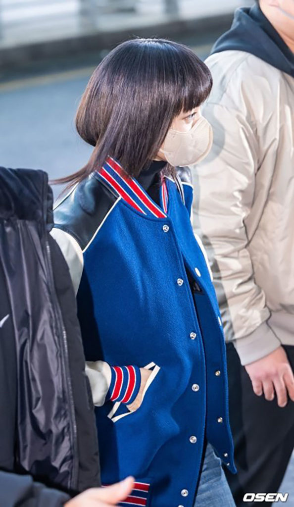 LISA at the Incheon International Airport – BLACKPINK CAFÉ