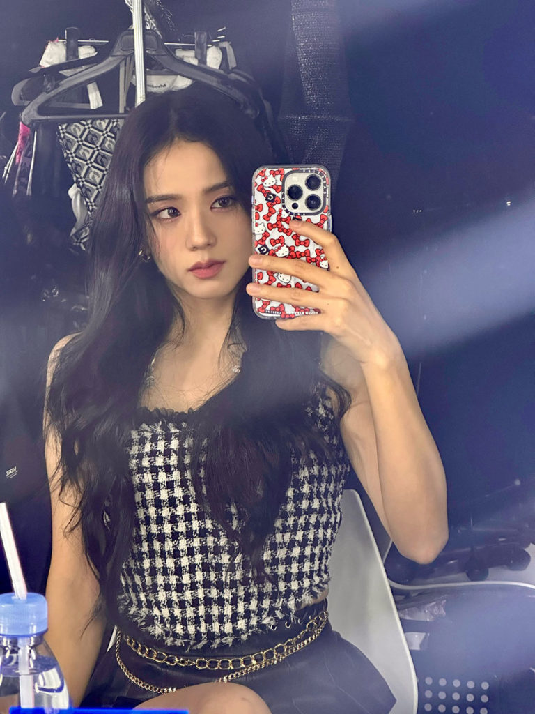 JISOO on Weverse – BLACKPINK CAFÉ