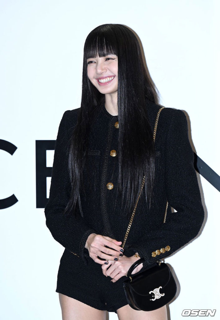 LISA at CELINE’s Pop-Up Store in Seoul – BLACKPINK CAFÉ