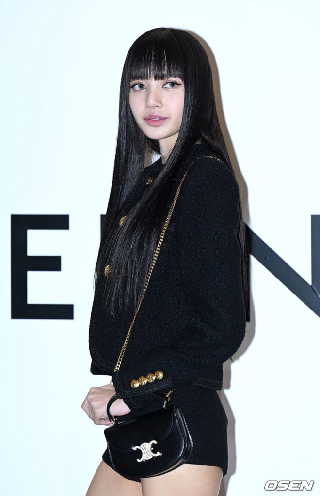 LISA at CELINE’s Pop-Up Store in Seoul – BLACKPINK CAFÉ
