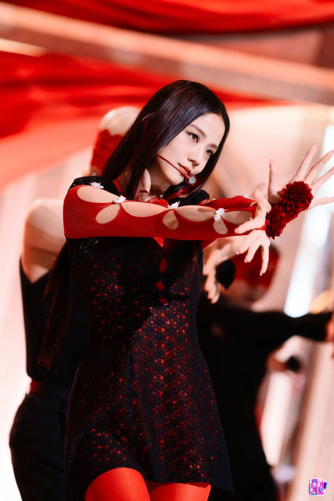 JISOO Performs “FLOWER” at SBS Inkigayo – BLACKPINK CAFÉ