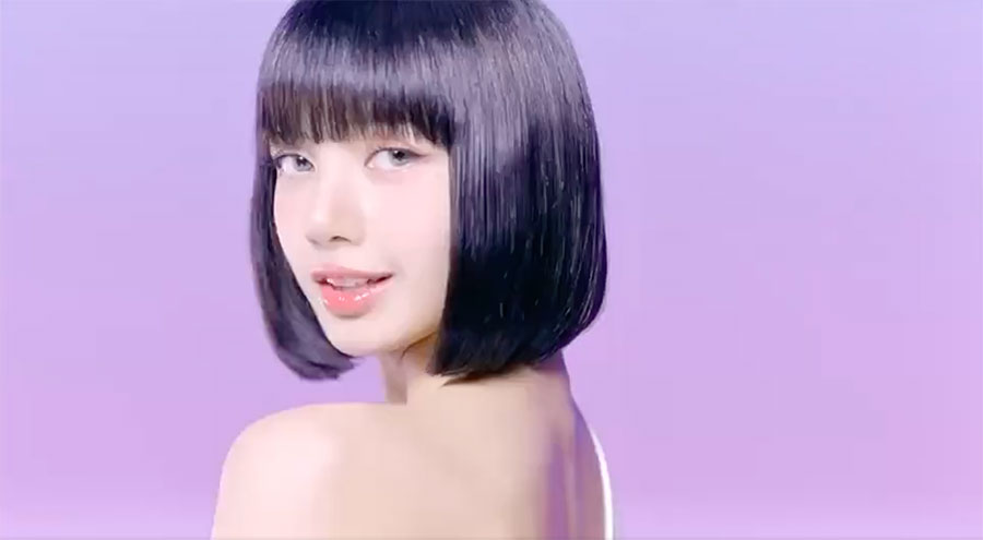 LISA x TrueID “TrueX” – BLACKPINK CAFÉ