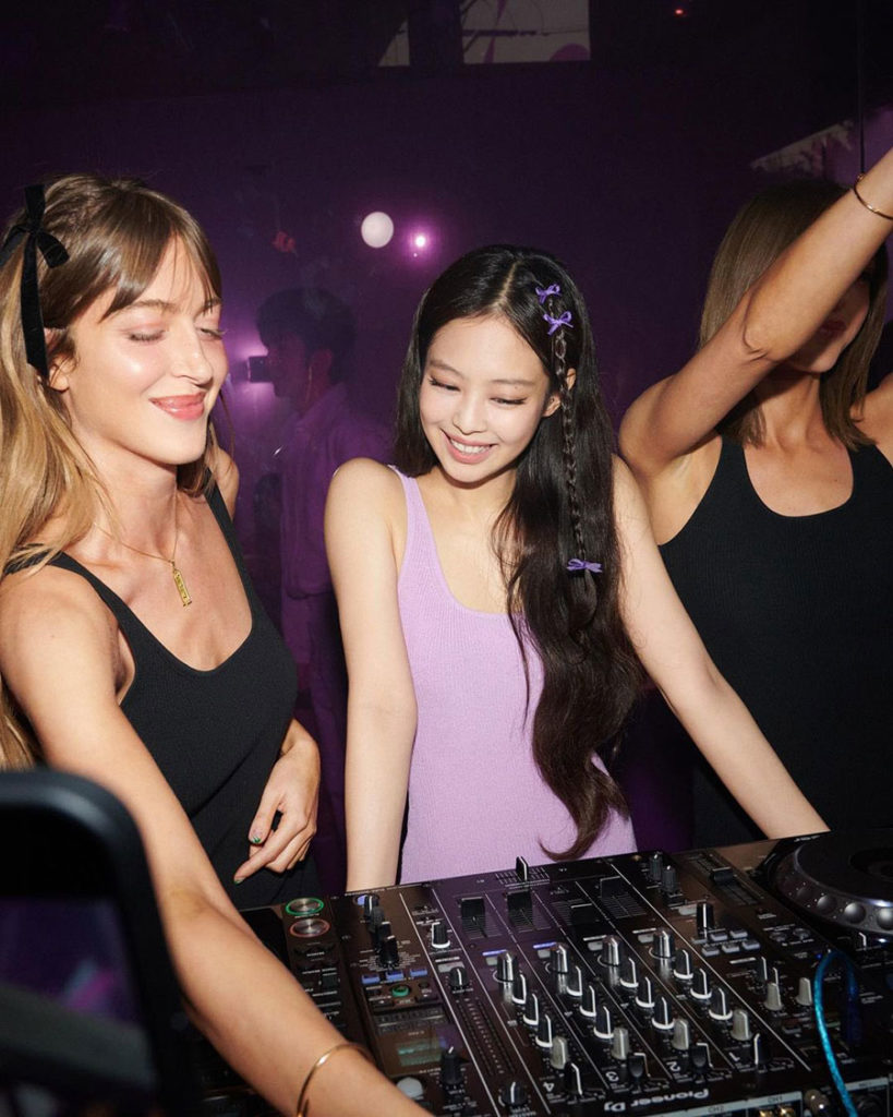 JENNIE at the “JENNIE for Calvin Klein” Pop-Up Store in Seoul ...