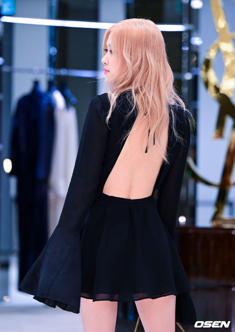 ROSÉ at the Yves Saint Laurent Pop-Up Store in Seoul – BLACKPINK CAFÉ