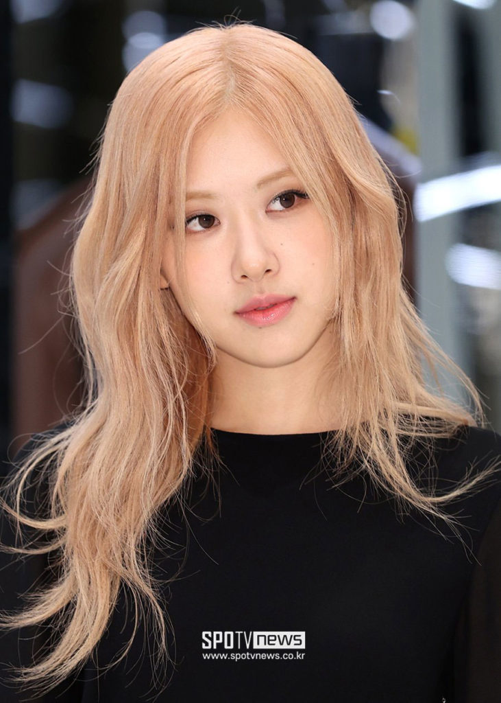 ROSÉ at the Yves Saint Laurent Pop-Up Store in Seoul – BLACKPINK CAFÉ