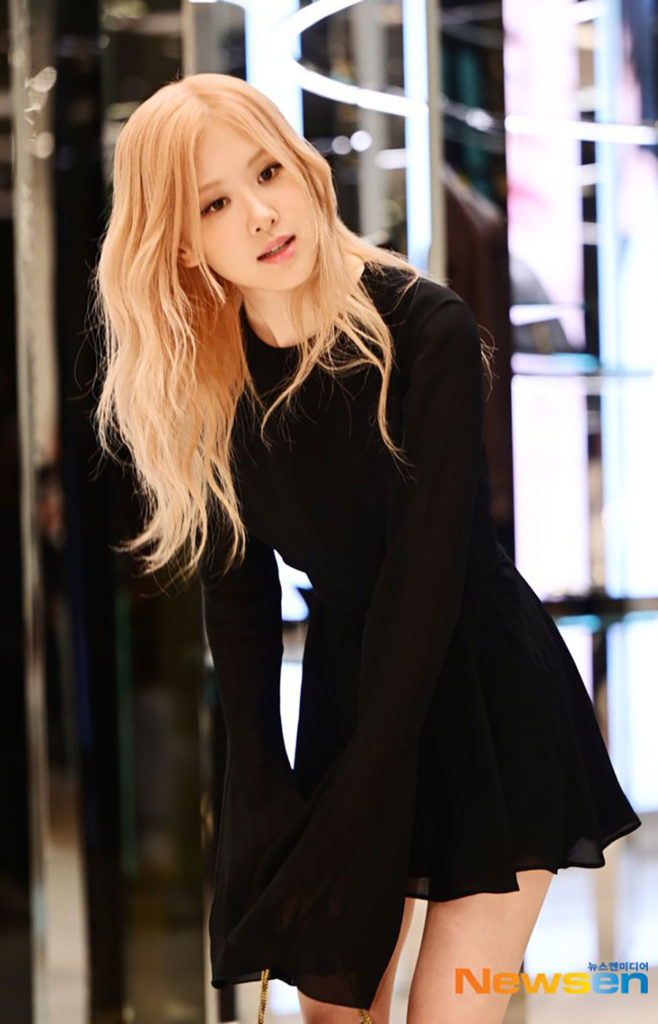 ROSÉ at the Yves Saint Laurent Pop-Up Store in Seoul – BLACKPINK CAFÉ