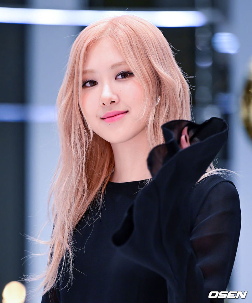 ROSÉ at the Yves Saint Laurent Pop-Up Store in Seoul – BLACKPINK CAFÉ