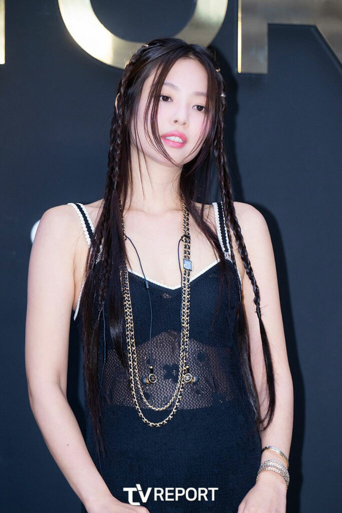 JENNIE at the Chanel Coco Crush Pop-Up Store in Seoul – BLACKPINK CAFÉ