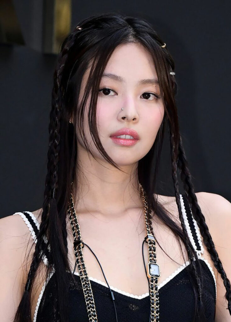 JENNIE at the Chanel Coco Crush Pop-Up Store in Seoul – BLACKPINK CAFÉ