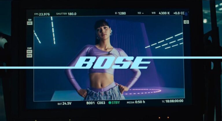 LISA x BOSE “Hear It All. All The Time.” – BLACKPINK CAFÉ