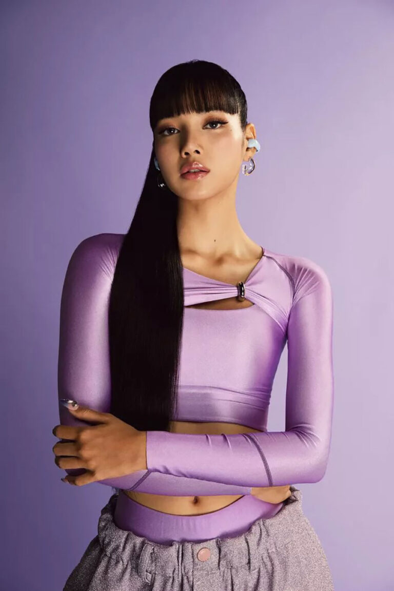 LISA x BOSE “Hear It All. All The Time.” – BLACKPINK CAFÉ