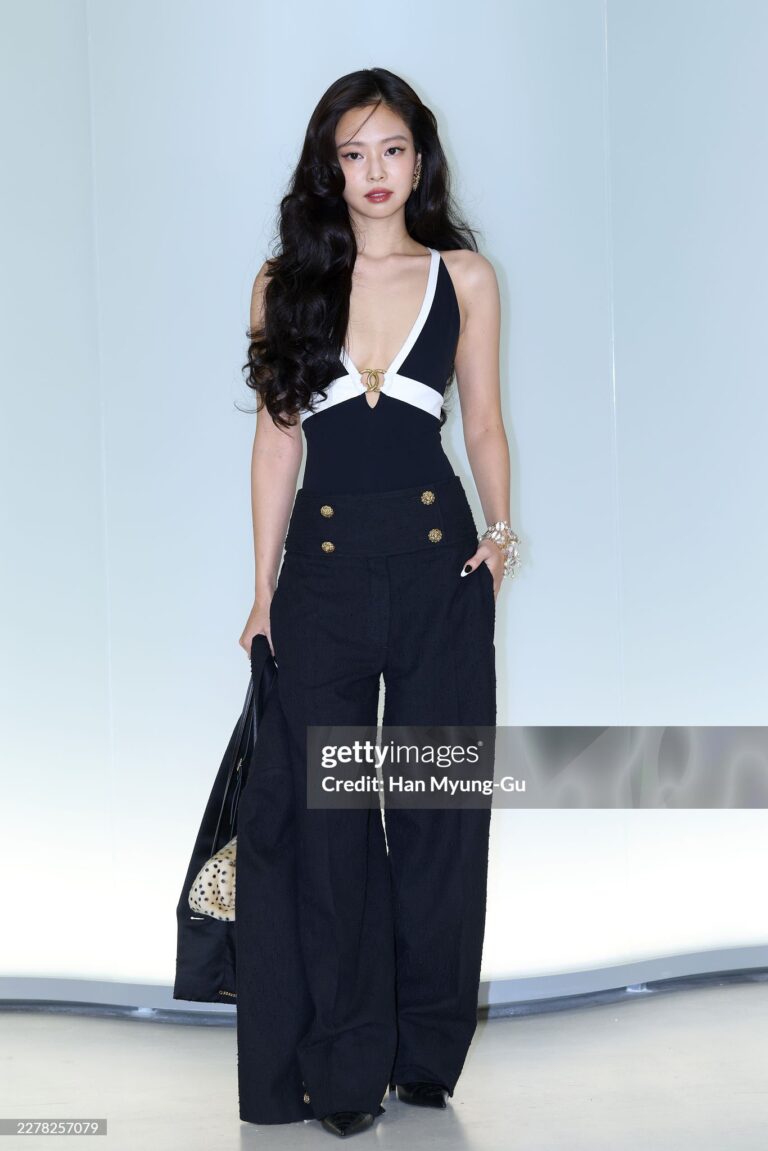 JENNIE at the Chanel “Métiers d’Art” Collection Show in Seoul ...